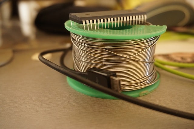 5 AVR Microcontroller Projects for Students - Embedds